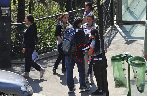 5 Tips for recognizing a Pickpocket - Safe and Healthy Travel