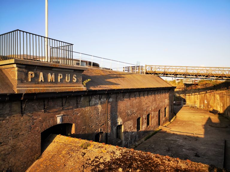 Discover Fortress Muiden: Castle Muiderslot & Fort island Pampus - Safe ...